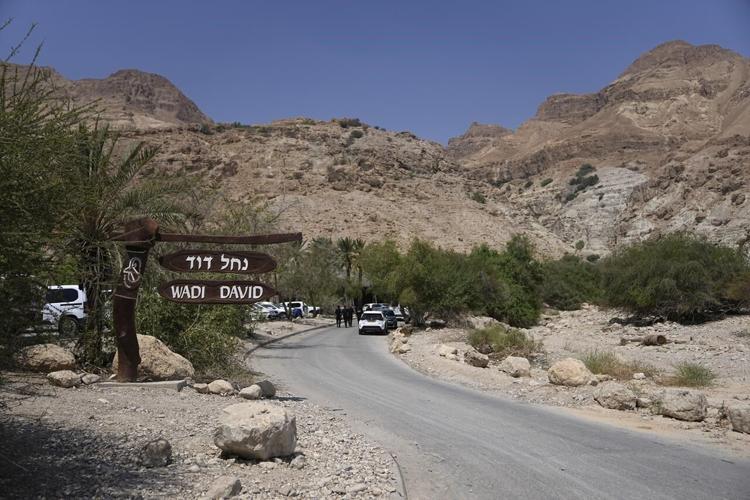 Rockslide near the Dead Sea in Israel kills 5-year-old boy and injures ...