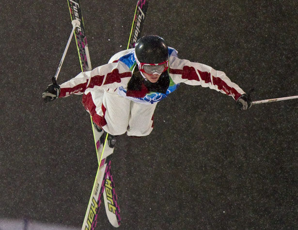 Jennifer Heil wins Canada’s first medal with moguls silver