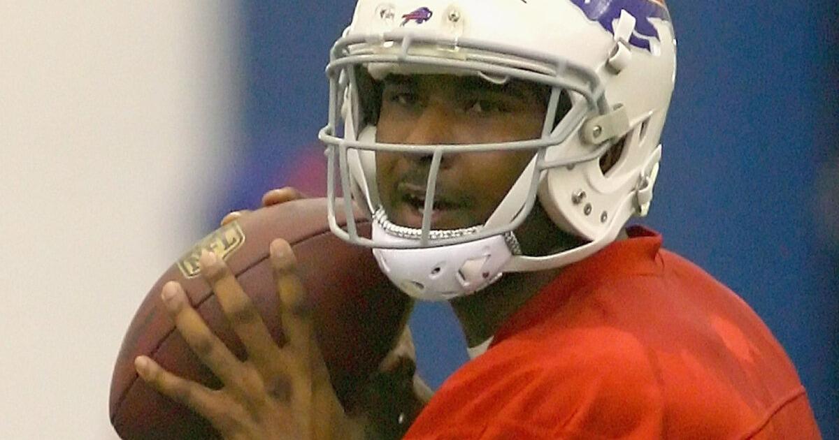 NFL: QB Manuel returns to Bills practice
