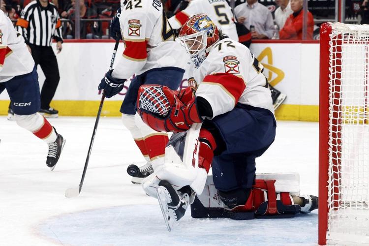 Panthers look every bit like reigning Stanley Cup champs in routing ...