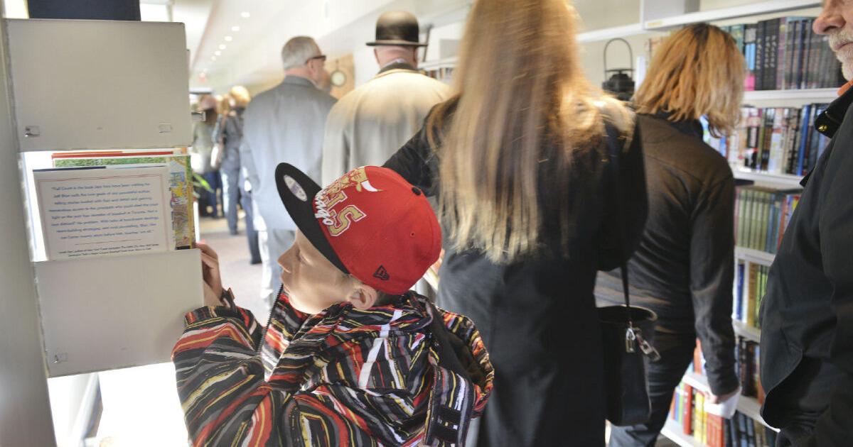 Train car converted to library a hit in Hamilton