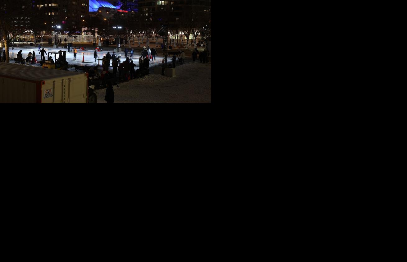 ‘It honestly looks amazing’: Harbourfront opens new rink