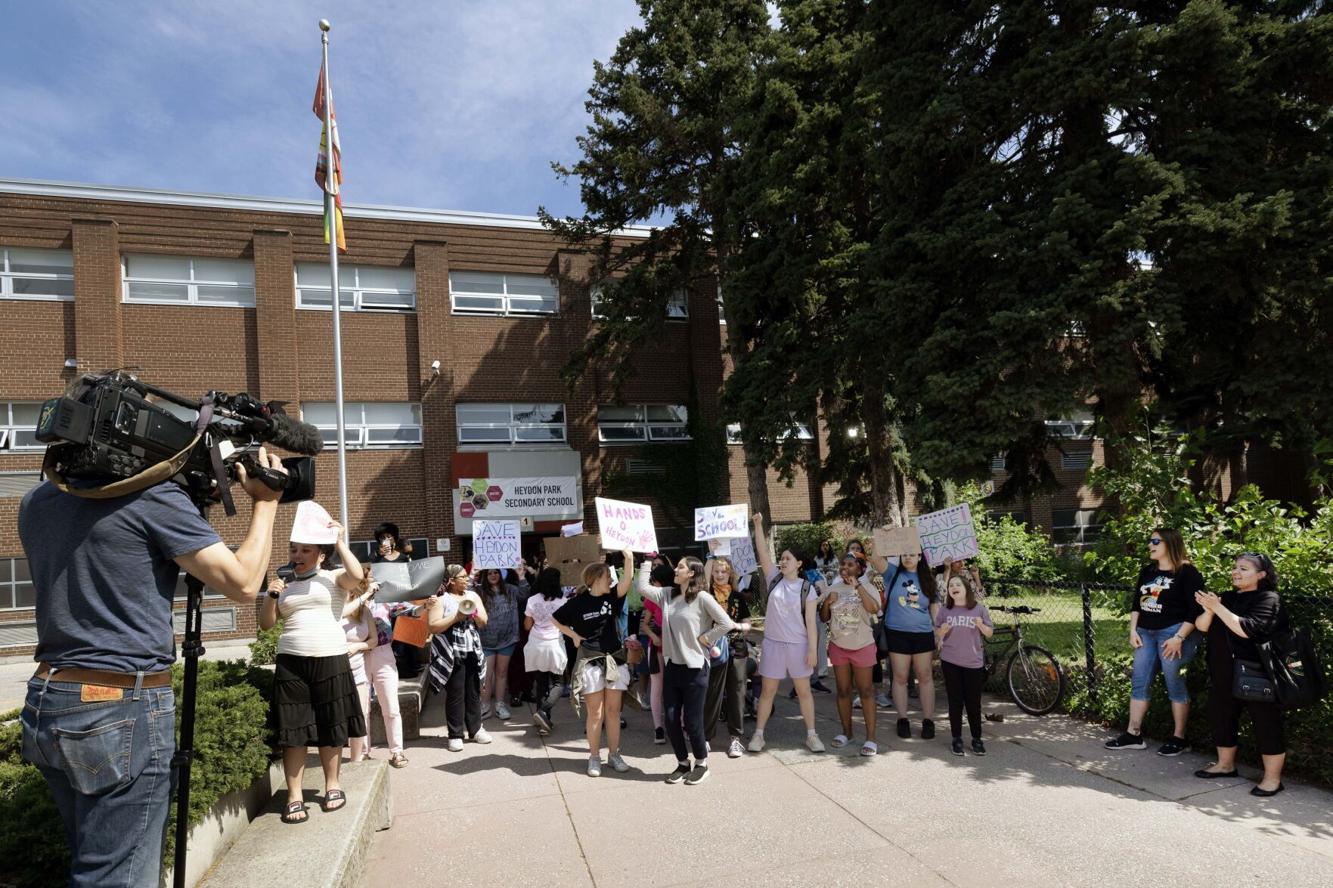 Students walk out as TDSB halts admissions to Heydon Park