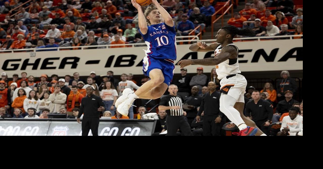 Hunter Dickinson scores 21 as No. 3 Kansas cruises past Oklahoma State ...