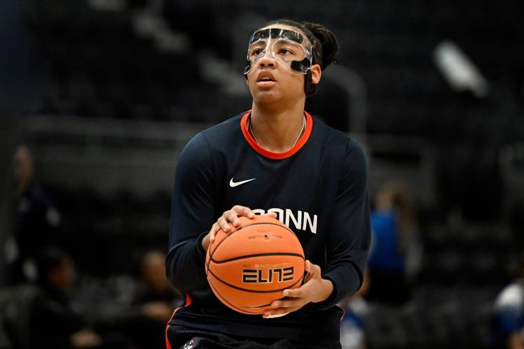 Sarah Strong, Azzi Fudd lead No. 1 UConn to 31st win in a row with 84 ...