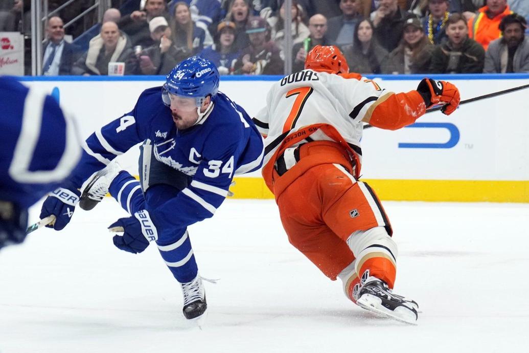 Maple Leafs captain Auston Matthews injured after knee-on-knee hit from ...