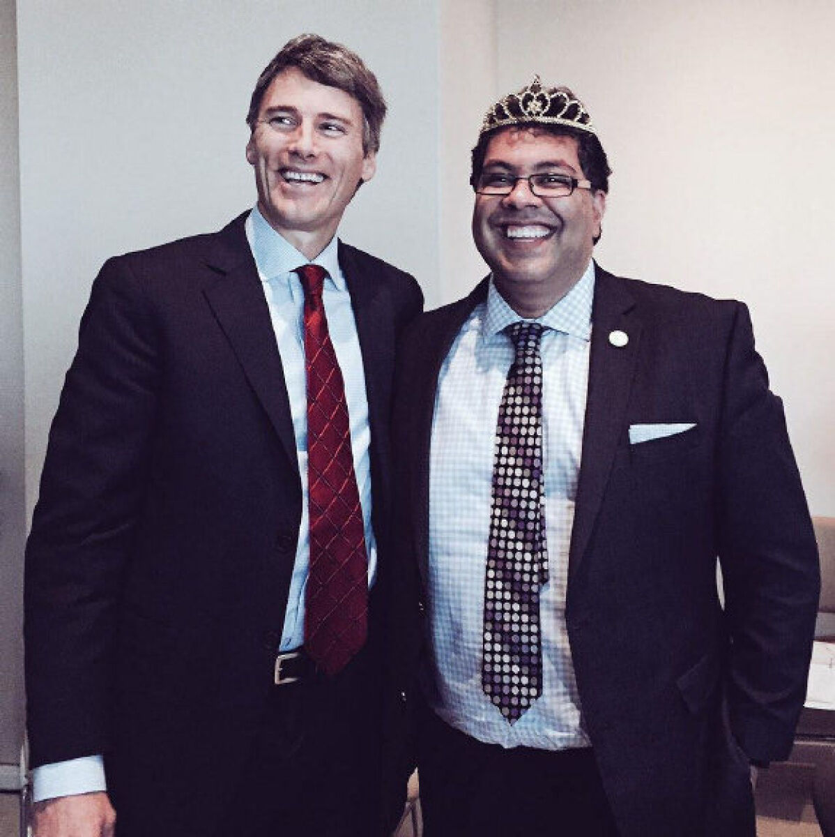Calgary's Nenshi ‘crowned’ top mayor with tiara