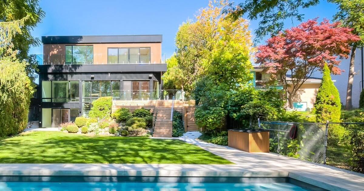 Toronto bungalow, by architect John Bonnick, is transformed