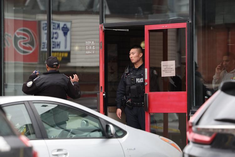 Toronto officer stabbed, suspect shot in Toronto
