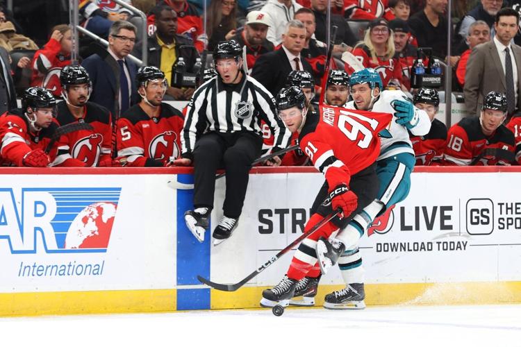 Hamilton scores 2 power-play goals as Devils beat Sharks 3-1 for 7th ...