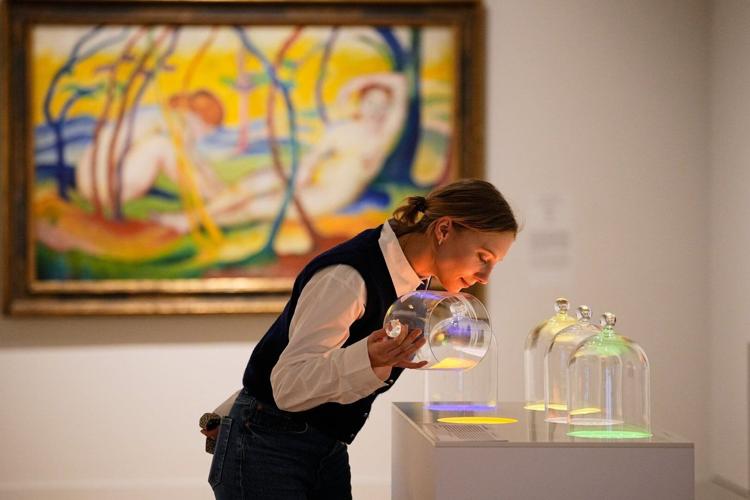 German scents exhibition combines 1,000 years of fragrances with art ...
