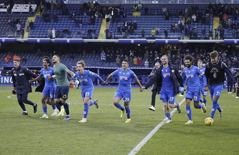 Poacher Vlahović nets twice and apologizes to teammate McKennie as ...