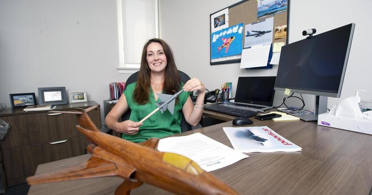 Meet Lori Duthie of the air show. Her family business is spectacles of ...