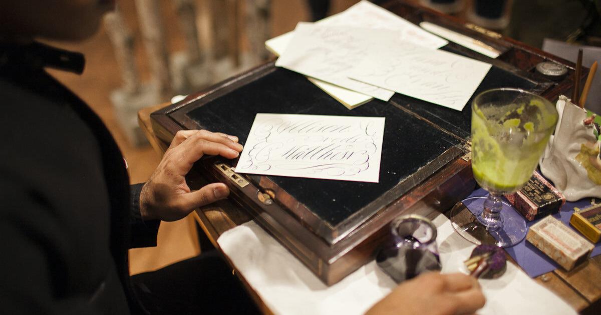 Art of calligraphy carving out a niche