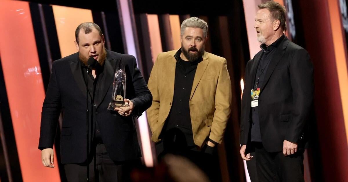 CMA Awards honour Loretta Lynn, Luke Combs wins album of the year