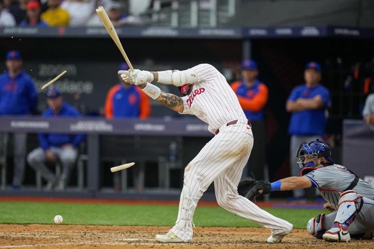 Mets rally in ninth to beat Phillies 6-5 and split London Series ...