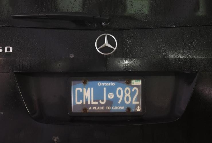 Ontario scraps plans to redesign defective blue licence plates