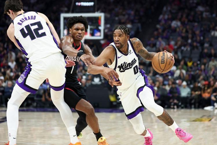 DeMar DeRozan reaches 26,000 career points in Kings' victory over Rockets