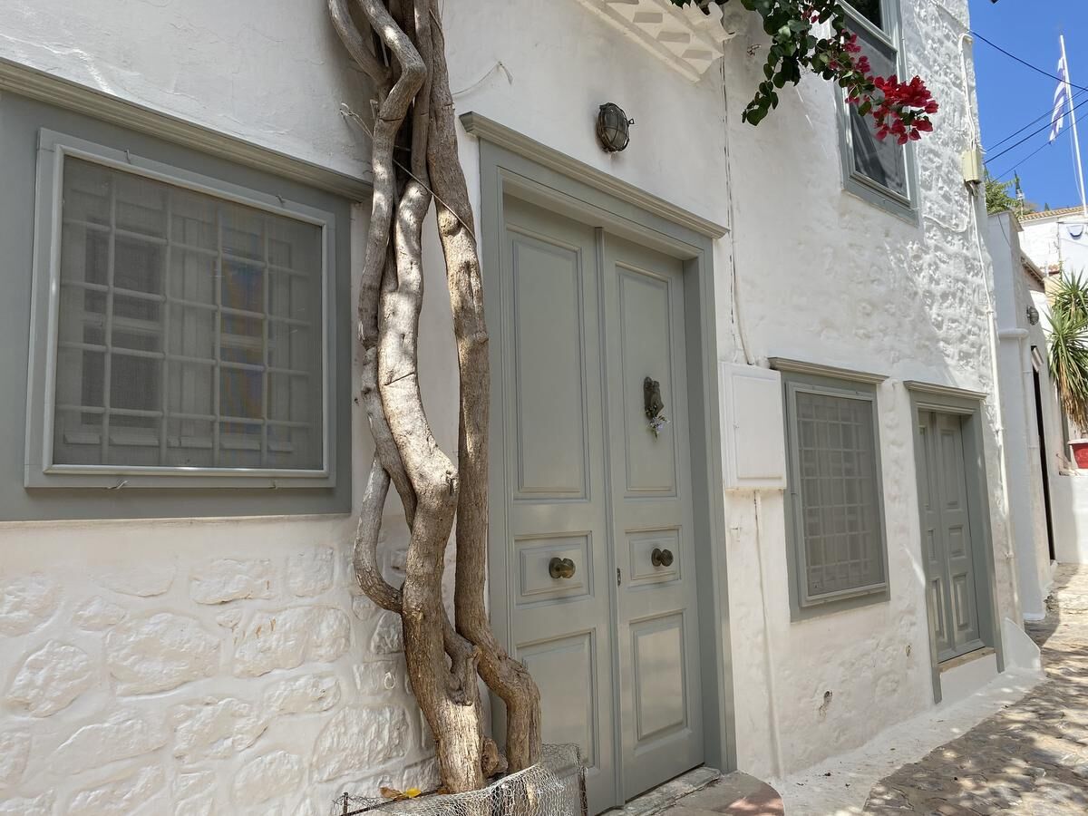 I made a pilgrimage to Leonard Cohen’s Greek island hideaway