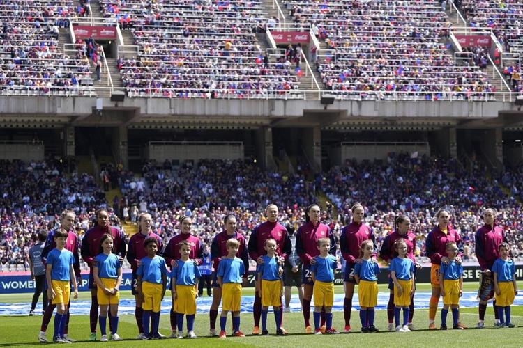 Chelsea beats Barca and Lyon tops PSG in Women's Champions League ...