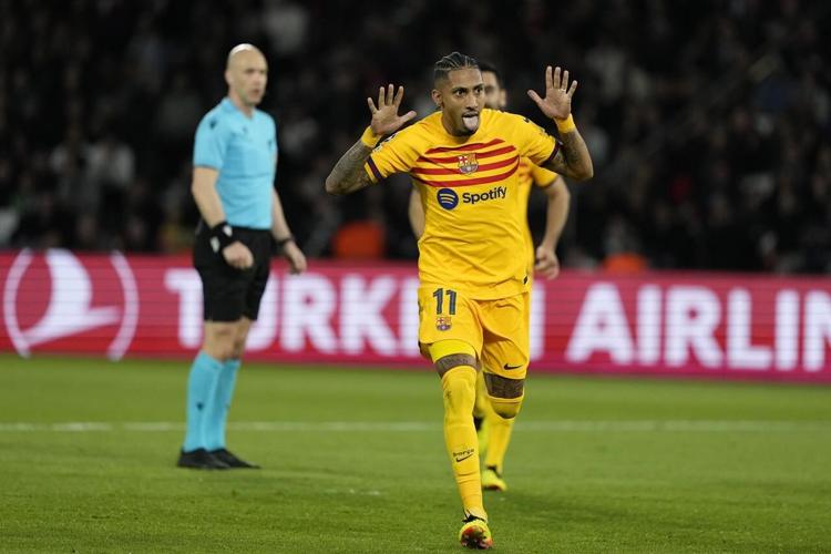 Raphinha scores twice as Barcelona beats PSG 3-2 in 1st leg of ...