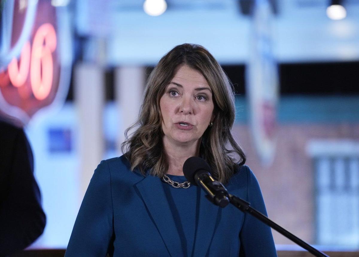 danielle smith alberta