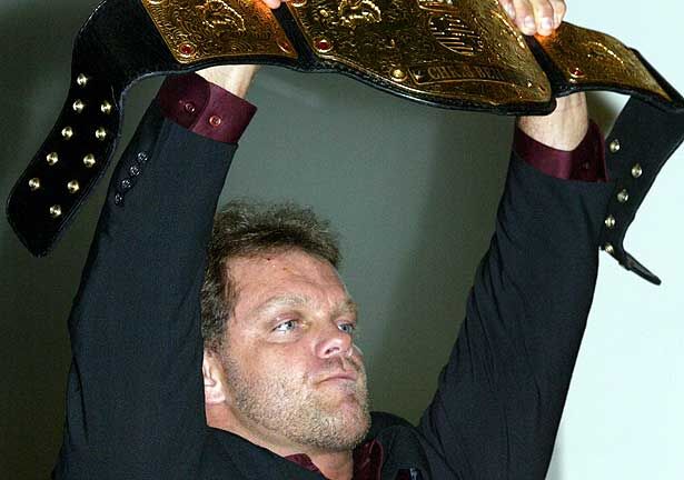 WWE Canadian wrestler Benoit, wife and son found dead