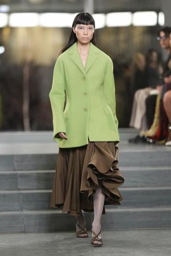 The iconic ‘T’ stands for twisted in Tory Burch’s new collection at New ...