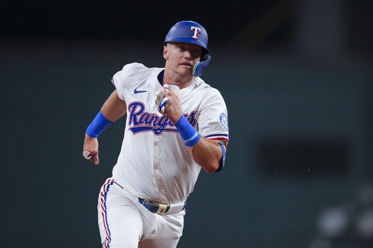 Michael Helman hits 2-run HR, make catch to prevent 2-run HR, as ...