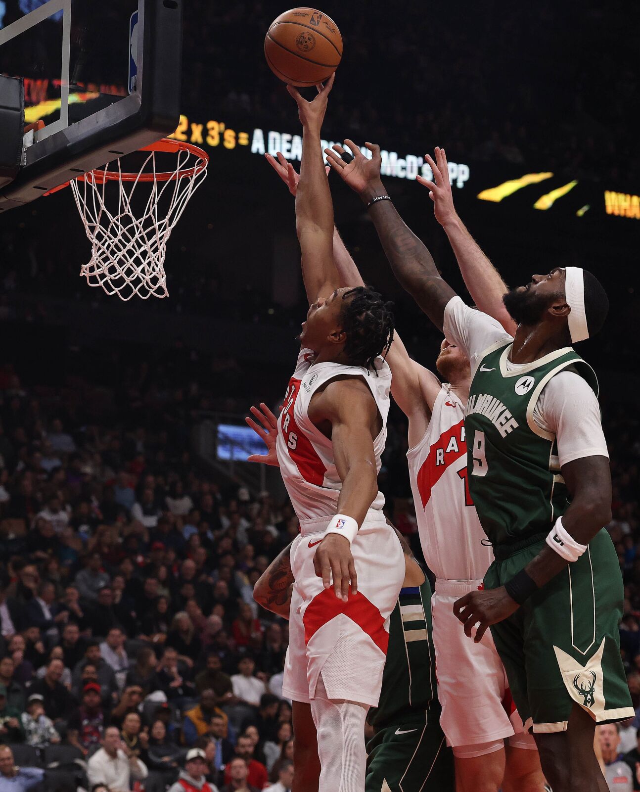 Raptors vs. Bucks: Scottie Barnes leads Toronto to convincing win