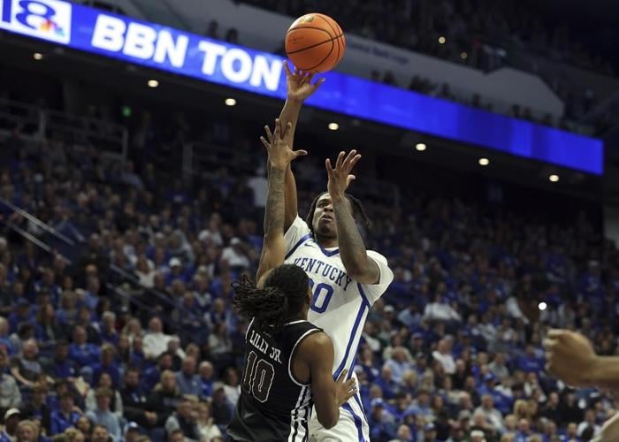 Andrew Carr scores 14, Otega Oweh adds 13 as No. 10 Kentucky handles Brown 88-54