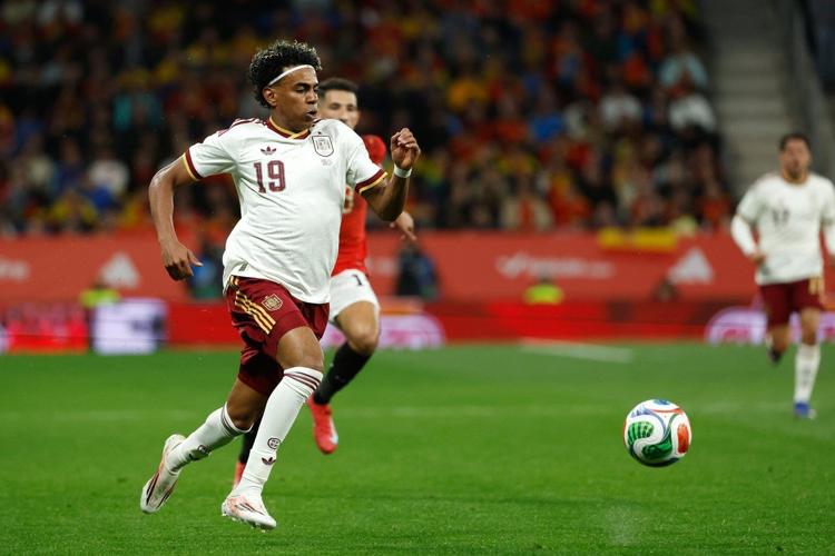 Vinícius Júnior hails Lamine Yamal for condemning anti-Muslim chants