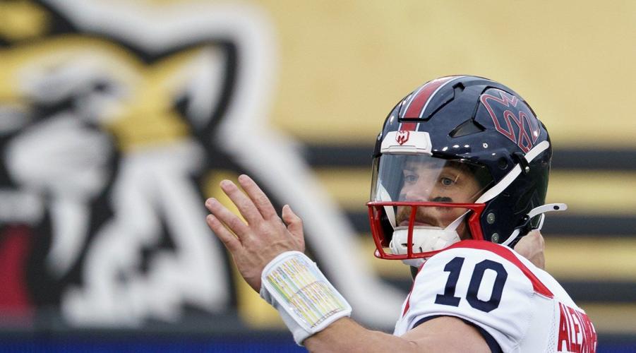 Alouettes quarterback Alexander looks to extend his unbeaten streak at ...