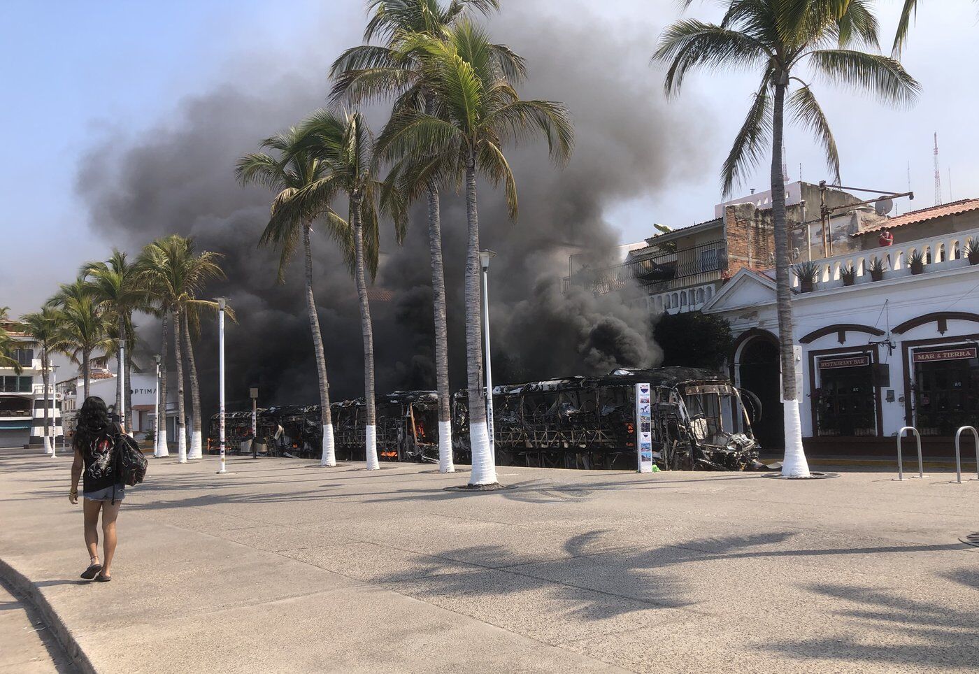 Canadian tourists sheltering in place in Mexico recount burnt-out cars ...