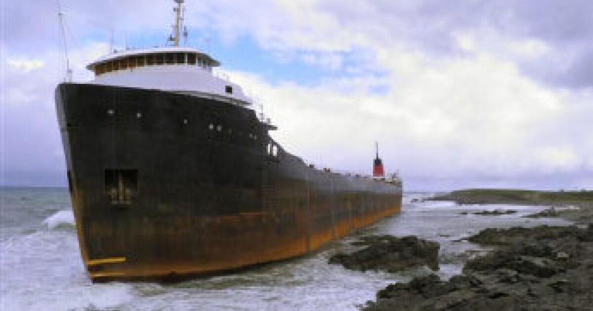 No one wants responsibility for stranded ship in N.S.: Dexter