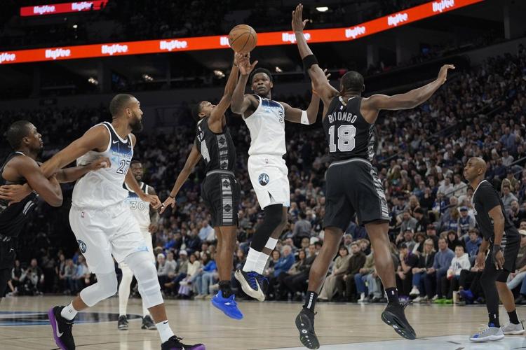 Timberwolves top Spurs 141-124 for 5th straight win on 25-point night ...