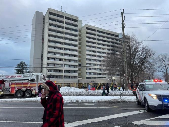 1 dead, 4 injured in Scarborough fire