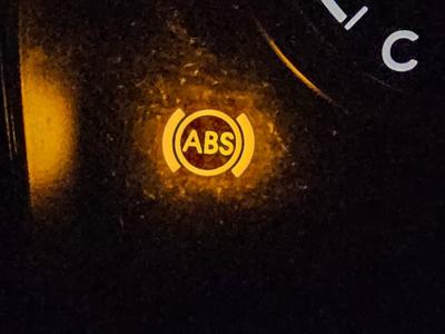 yellow abs light