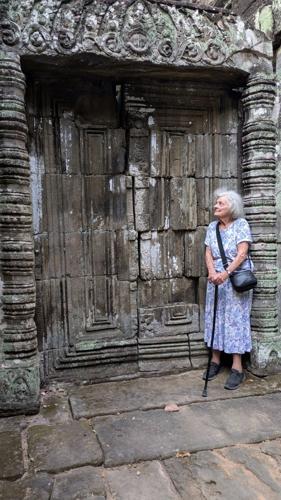 Why this 95-year old with dementia is travelling the world