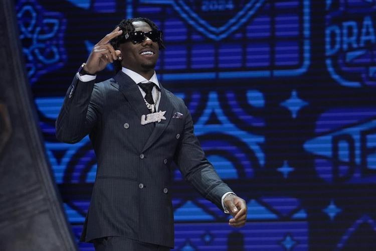 Philadelphia Eagles select cornerback Quinyon Mitchell with the No. 22 ...