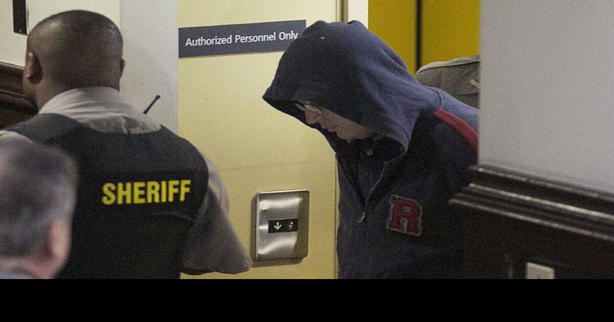 Jeffrey Paul Delisle was paid $72,000 for selling secrets to Russians ...