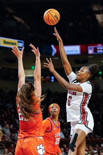 Edwards scores 18 to lead No. 2 South Carolina past Clemson 65-37 for ...