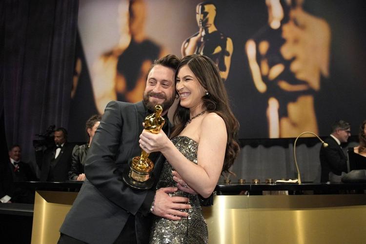 Oscar winners — and losers — laugh, drink and dance together at after ...