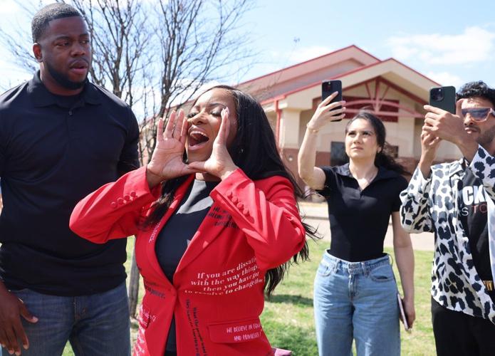 All eyes on Texas as the midterm elections officially begin, in photos