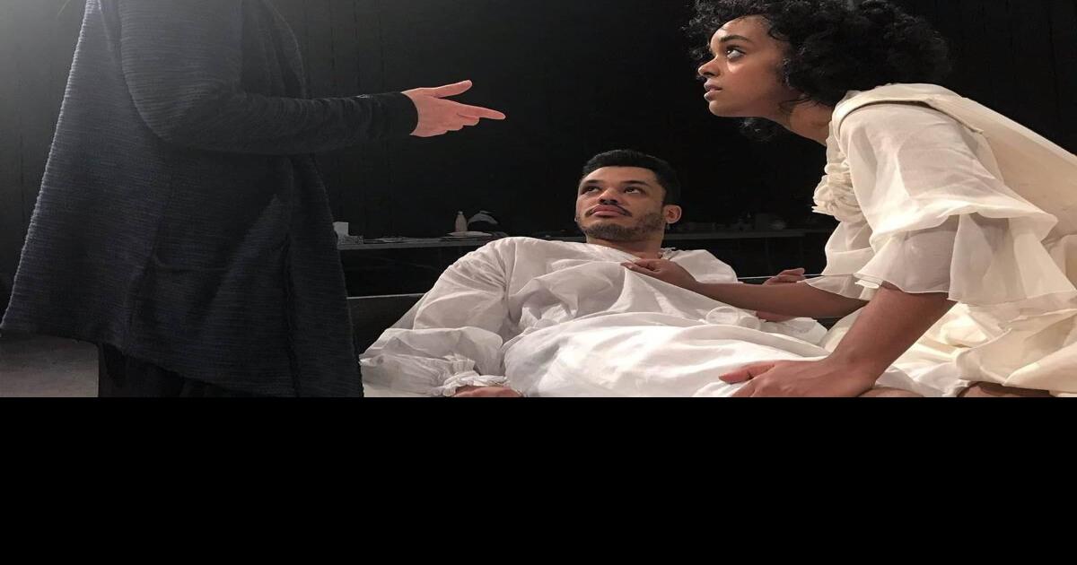 Intimacy directors helping Alberta actors practise safe, sensual scenes