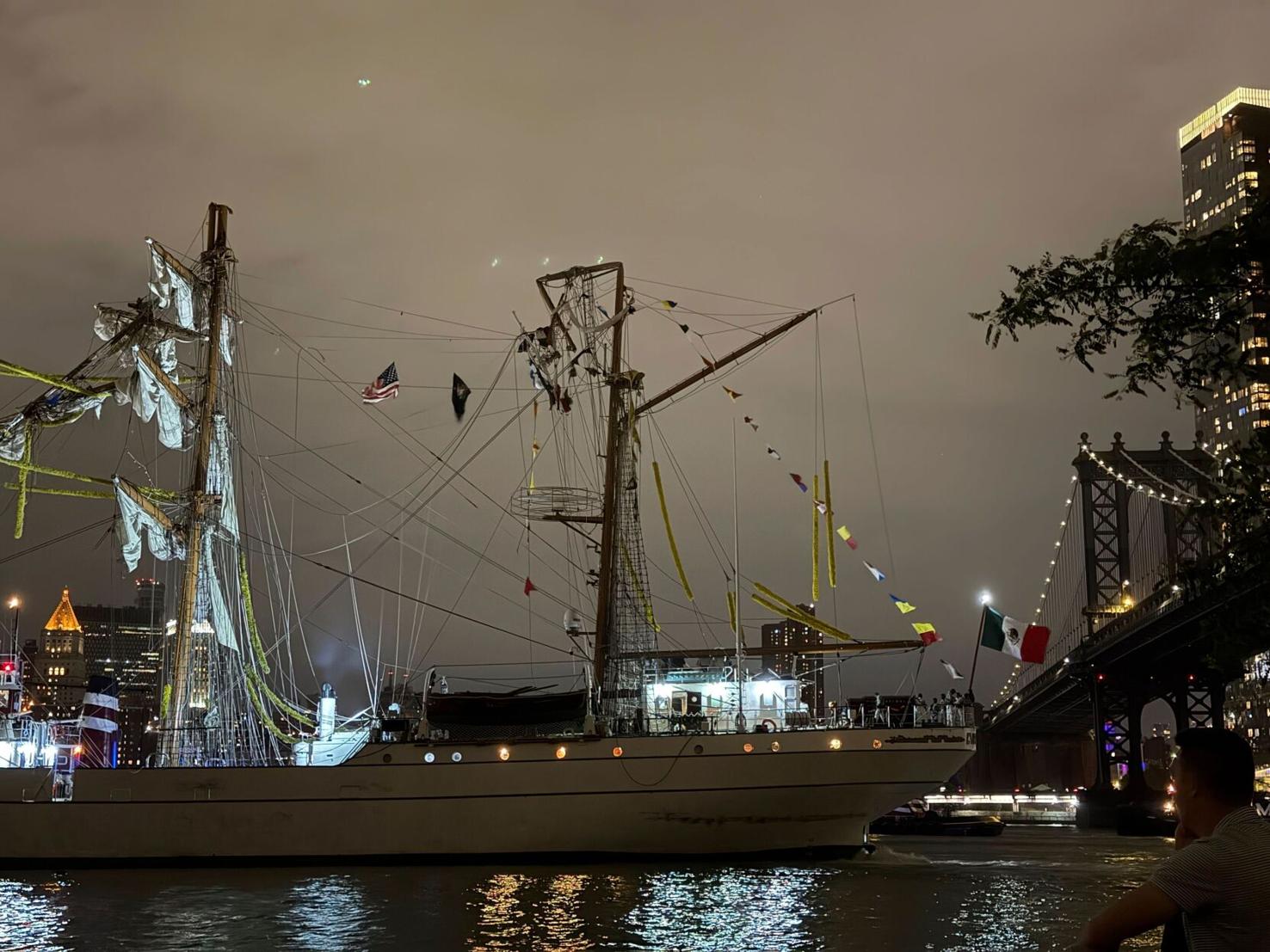 Mexican tall ship strikes Brooklyn Bridge, snapping masts and killing 2 ...
