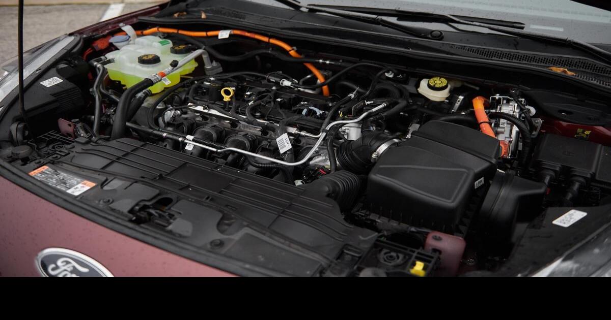 _21_ford_escape_hybrid_engine