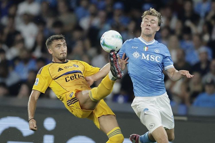 Napoli returns to the top of Serie A with win over Pisa