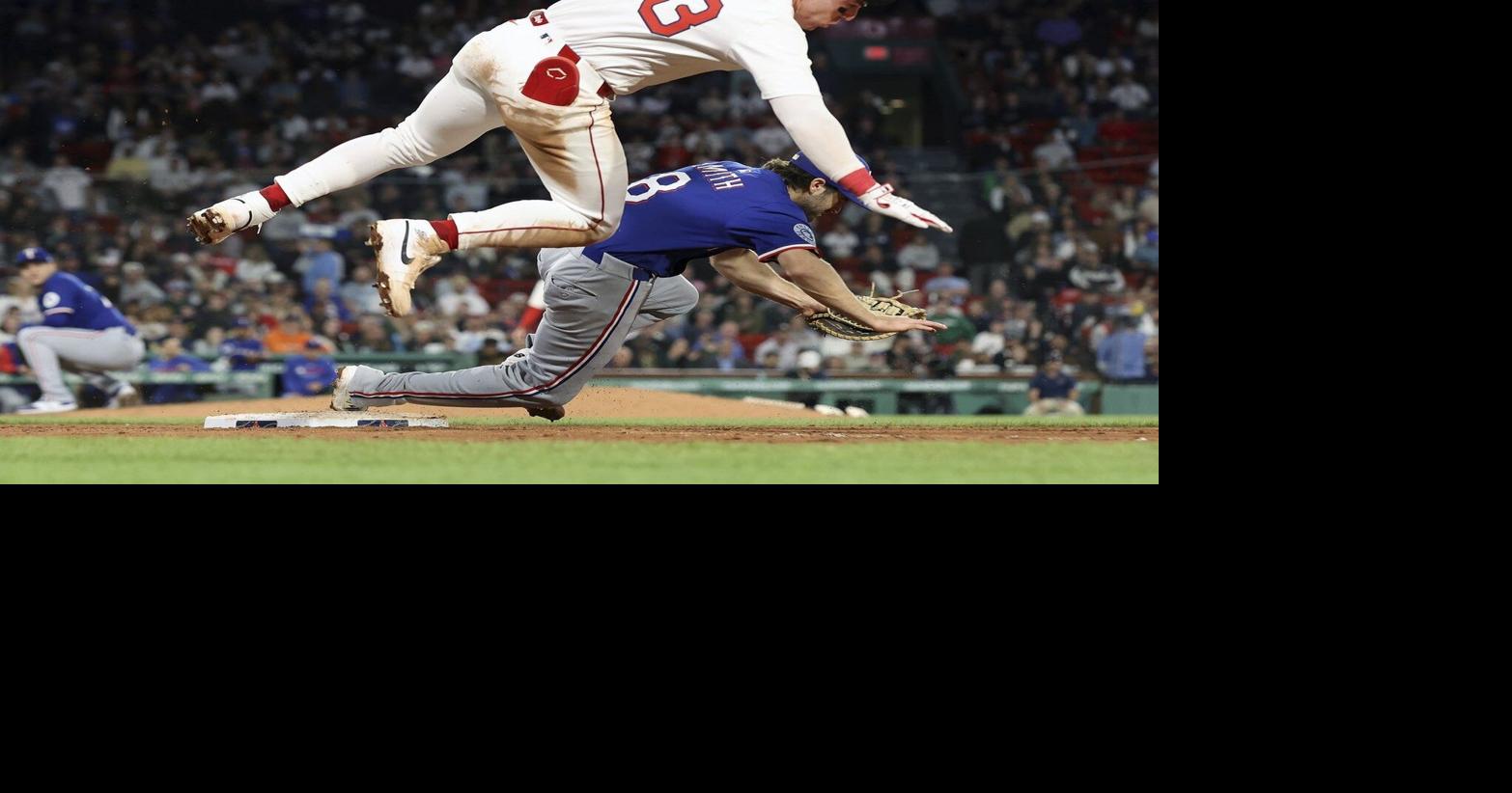 Red Sox 1B Romy Gonzalez leaves game after collision at first, running ...