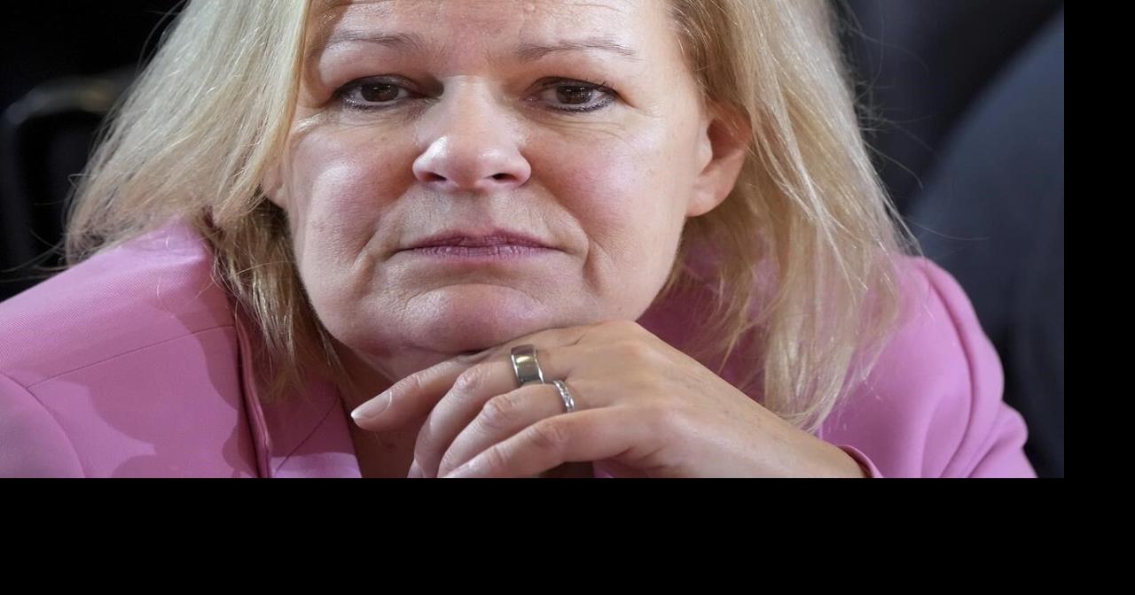 Germany’s interior minister makes risky run for state office